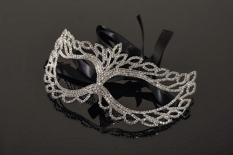 RM0005 Rhinestone Masquerade Mask - FH2.ca